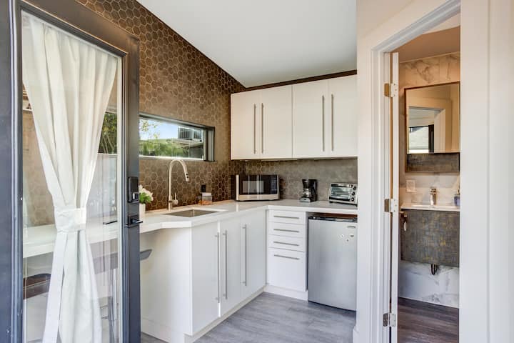 Top-rated Casita | Patio + Hammock | 7 Min Airport - Phoenix, AZ