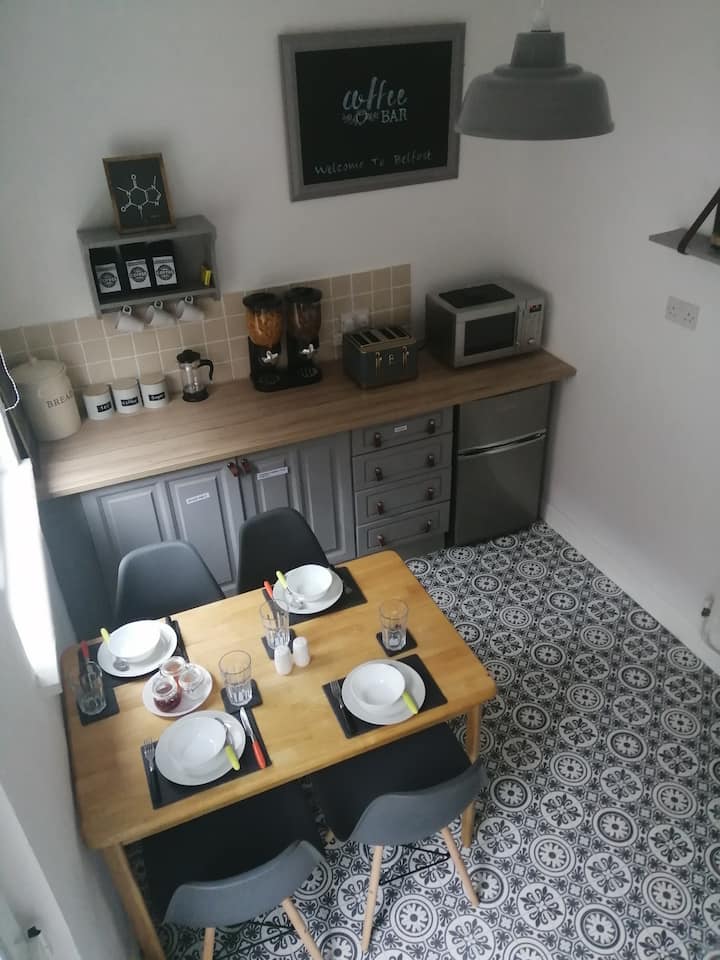 2 Bed Townhouse, 5 Mins Taxi To Centre - Belfast