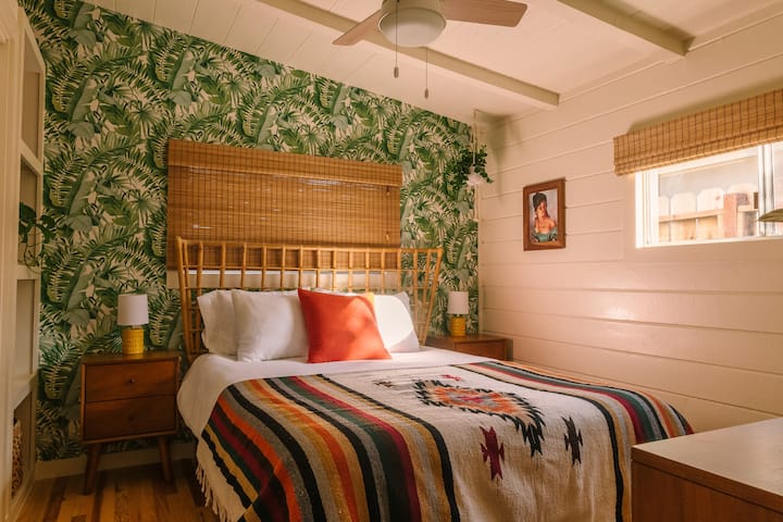 The Moondoggie Bungalow - Seaside, CA