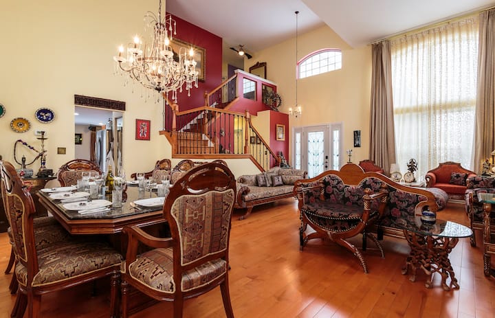 Stunning Home For 8 In Naperville! Smart Tv's - Naperville