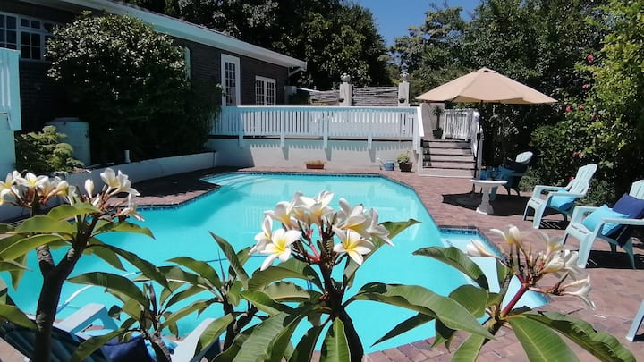 Spacious Private Cottage With Big Swimming Pool - Somerset West