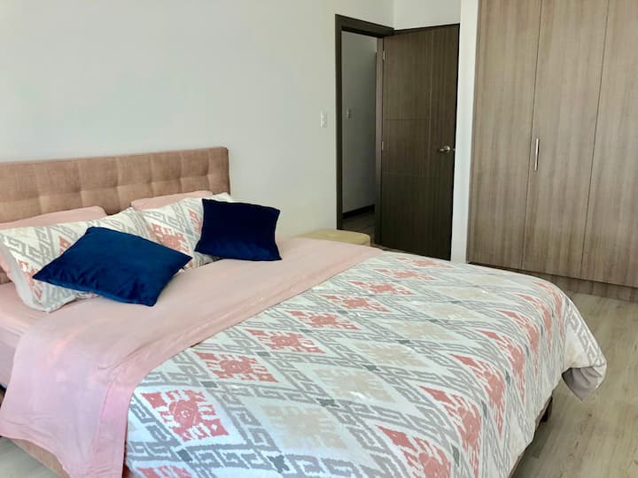 Bonito Apartamento Nuevo (Beautiful  New Apartment - Quito