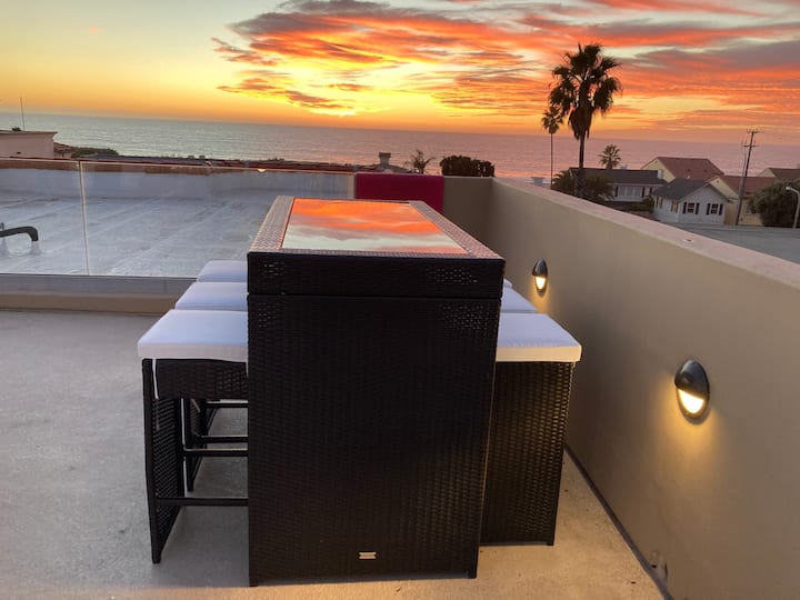 Luxury 2 Bedroom/2 Bath 1/2 Block From Beach - Hermosa Beach, CA