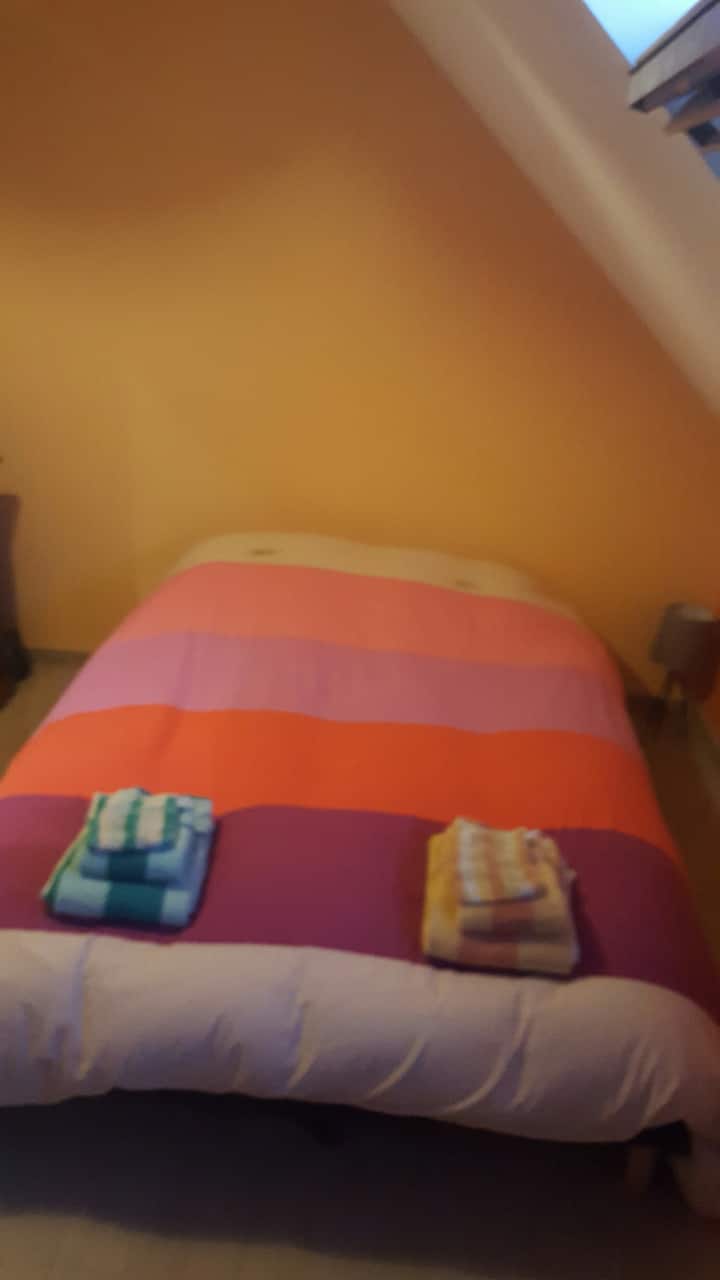 Chambre Au Calme Avec Jacuzzi Personnel. - Merville