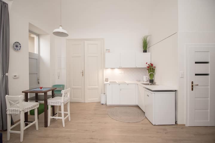 Geri City Center Apartment + Parking - Košice