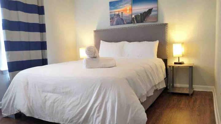 3 Bed, 1 Bath. Beautiful Beach Block Apartment - Atlantic City, NJ