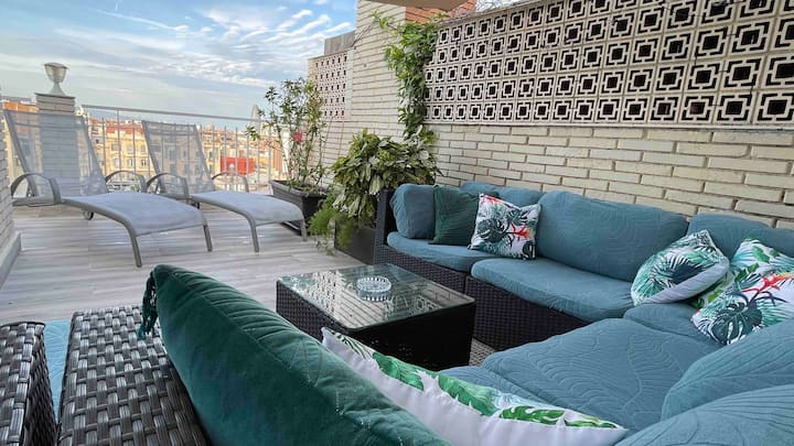 Spacious Penthouse With Big Private Terrace & View - Barcelona