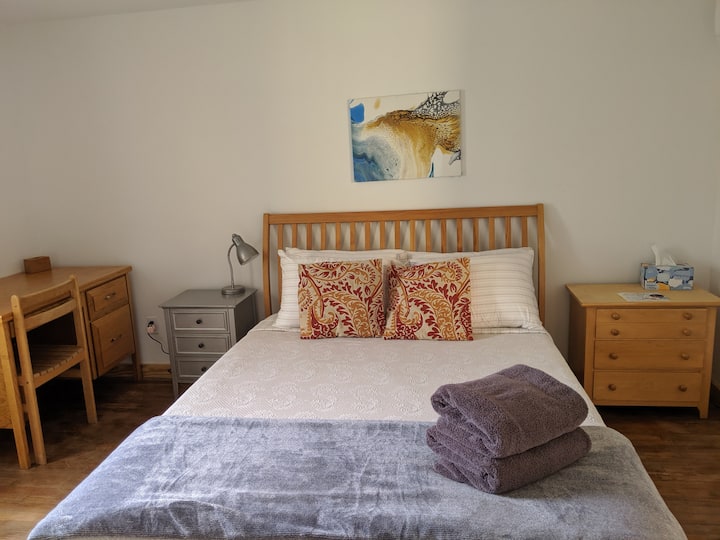 Beebalm Studio.  Steps From Uva Hospital - Charlottesville, VA