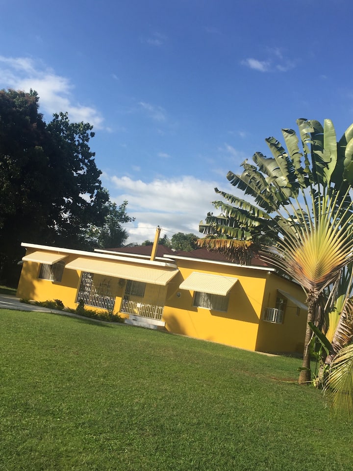 Modern Cozy Apartment With
1 Bed Ensuite Bath - Cave