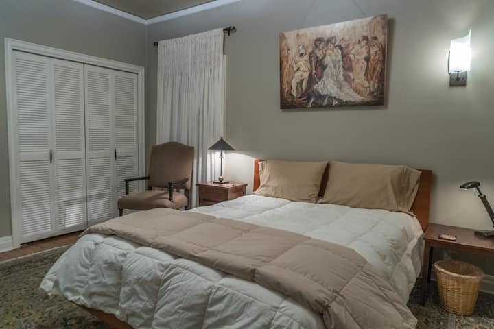Two Bedrooms/spacious Bath In Serene Hancock Park - West Hollywood