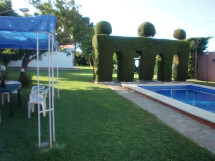 Hermosa Finca Con Piscina Y Aparcamiento Privado - San Fernando