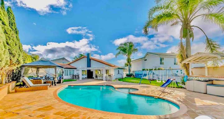Luxury Pool House-hbbeach-disneyland-massage Chair - Huntington Beach, CA