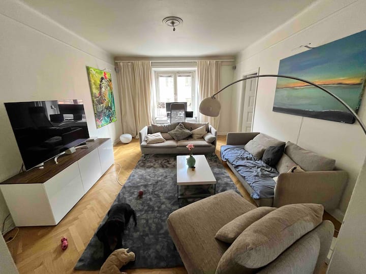 Tasteful 4 Room Family Apartment, Great Location - Stockholm