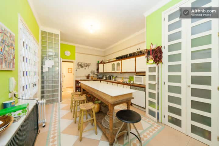 Habitación Independiente Y Con Terraza Privada - Sevilla, España