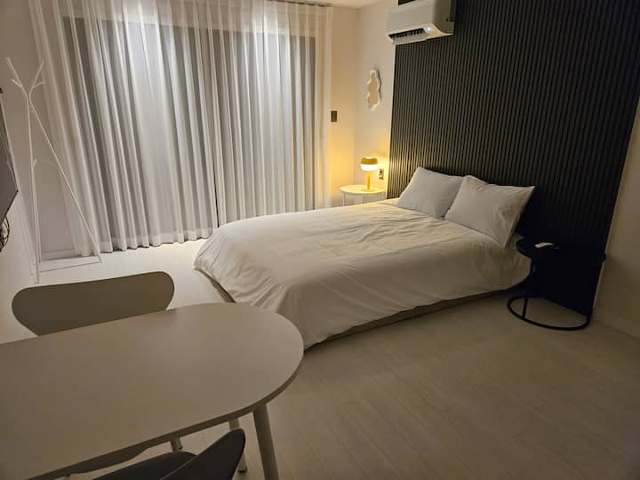 강릉감성숙소 | 스테이씨 203호 | 2인실 | @Staysea_official - Gangneung-si