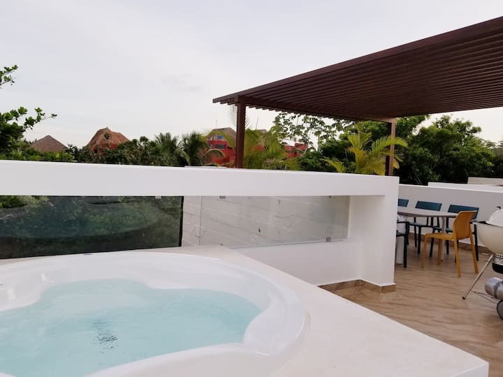 Akumal Beach Club/rooftop Jacuzzi/100mb Wifi/quiet - Akumal
