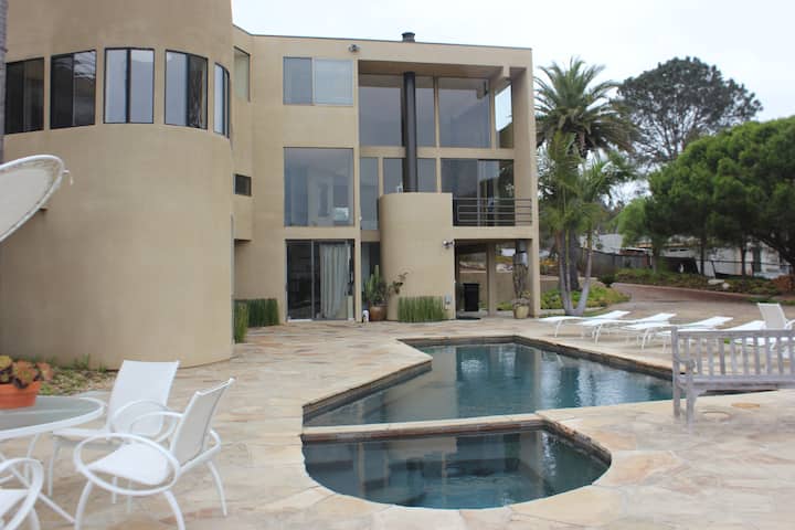 This Modern Home Is A Bike Ride Away From The Beach On A Private Street. - Del Mar, CA