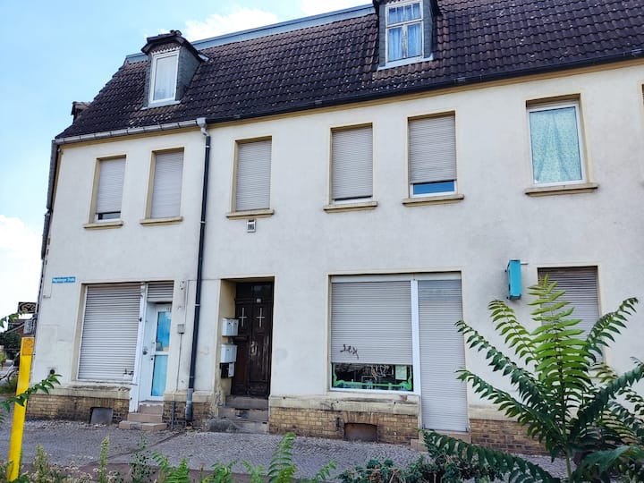 Workers Home 3, Simple But Serious - Dessau