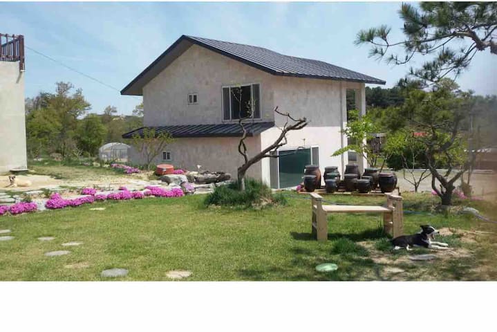 Yesan-gun Vacation Rentals & Homes - South Chungcheong Province, South ...