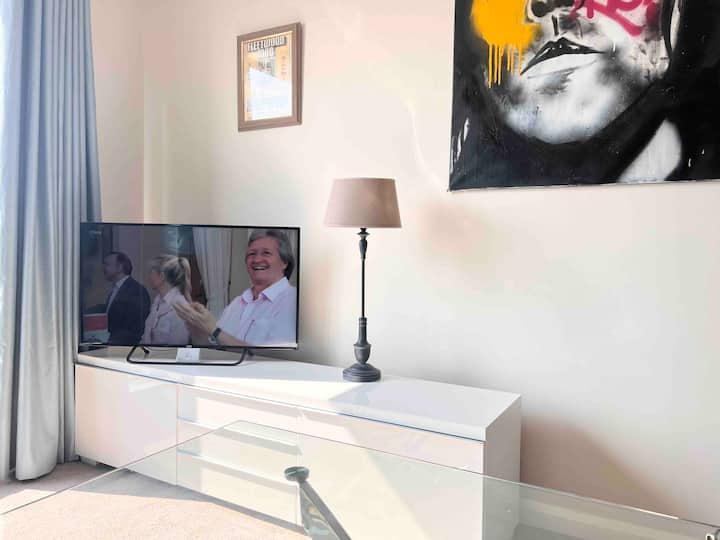 2 Bed Flat B,stoke Town/train Station Parking - Basingstoke