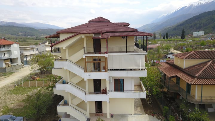 Hotel Villa Ago- 1st Floor - Përmet