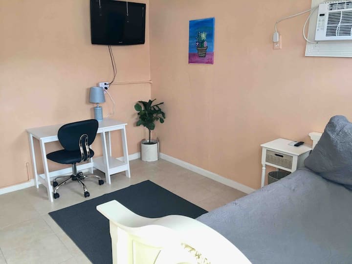 Cozy &Comfy Suite W/private Entrance Near Sawgrass - Sunrise, FL