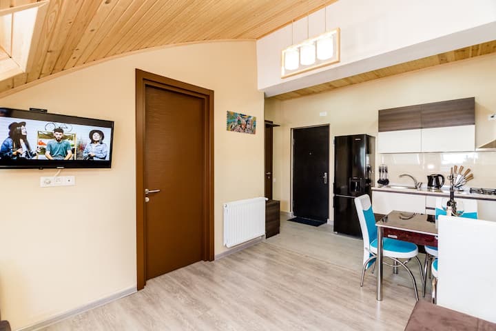 Haystack Room 232 - Georgia