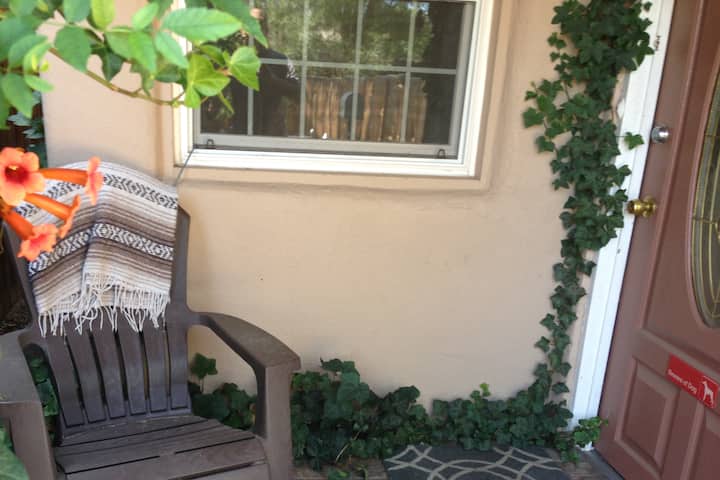Cozy Old Town Adobe Casa W/no Extra Fees - Albuquerque, NM