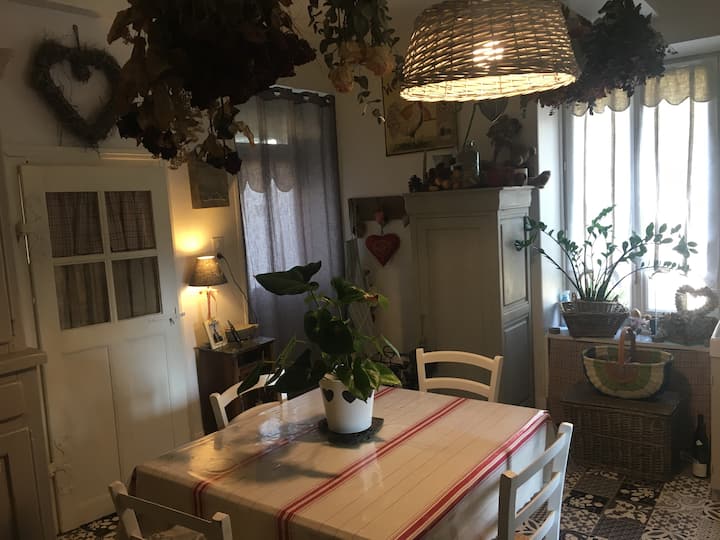 Charmante Petite Maison Au Coeur Du Village - Beaune