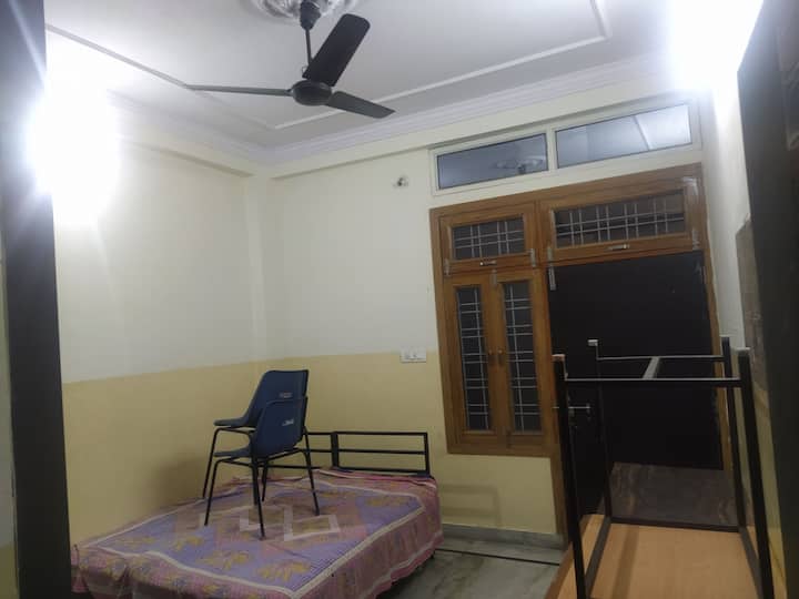 Pg - Rooms , Bedroom For Stay - Kota