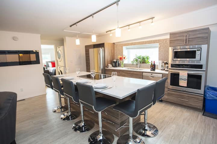 Nelson Retreat- Clean 2 Bedroom With Murphy Bed - Revelstoke