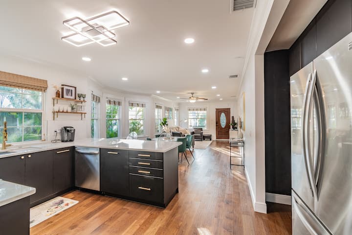Bungalow Oasis W/tropical Backyard Close To Dt,rj - Tampa, FL