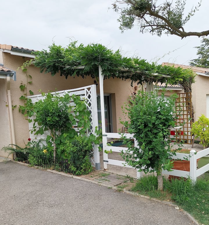 Dépendance Avec Vue Sur Le Vercors - Romans-sur-Isère