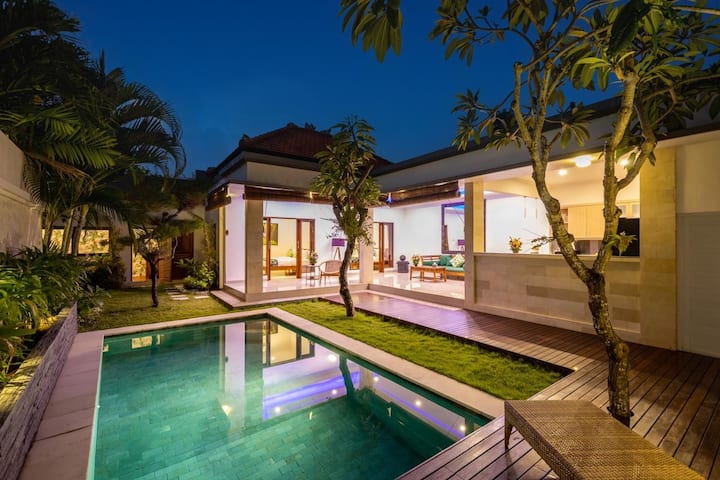 Seminyak Lush Tropical Paradise Close To Eatstreet - Seminyak