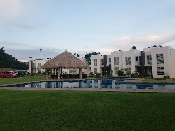 Casa De Descanso Con Alberca Y áReas Verdes - Jiutepec