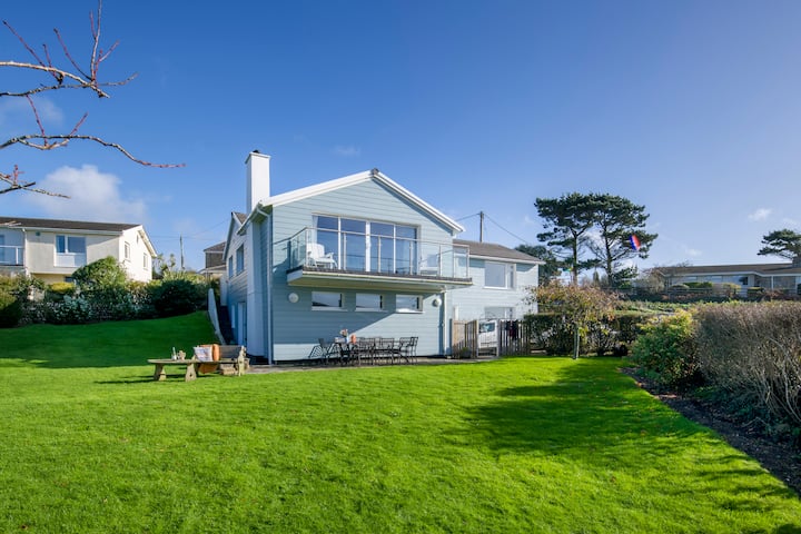 Modern Dog Friendly Family Home With Sea Views - Penzance
