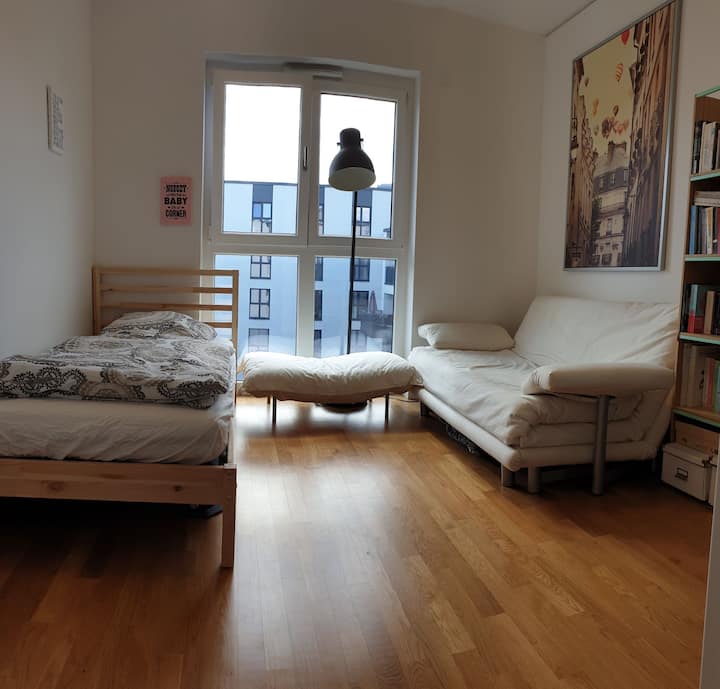Schönes Helles Und Ruhiges Zimmer Mit Eigenem Bad - Francfort-sur-le-Main
