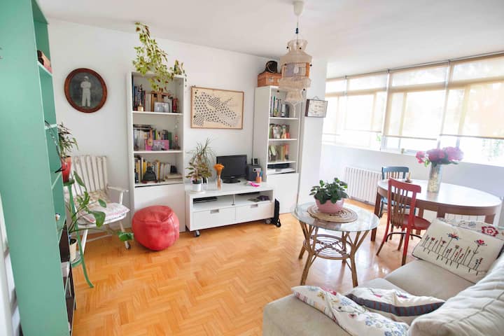 Habitación Céntrica, Cómoda, Luminosa Y Tranquila. -