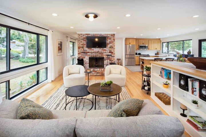 Light-filled Home Near Pebble Beach/asilomar - Pacific Grove, CA