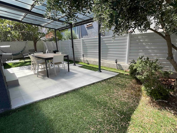 Duplex Avec Jardin Arboré,proche Plage - Perpignan