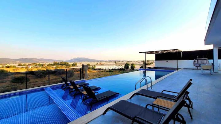 ÖZel Havuz Ve çOcuk Havuzu Sunan öZel Bir Yer . - Türkiye