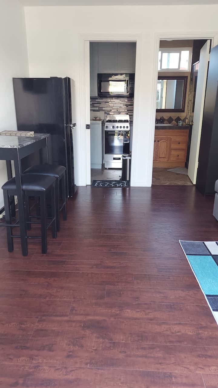 Independent Private Suite In Whittier - Whittier, CA