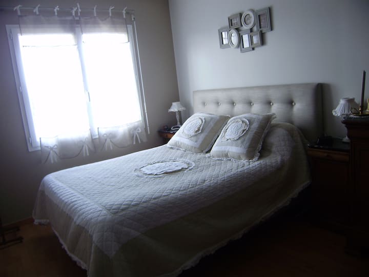 1 Chambre De 2 Personnes Salle De Bain Privative - Carentan