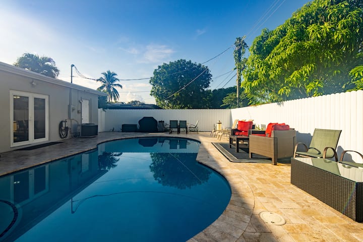 Large 5 Br Pool Home In Hollywood/min To Beach/fll - Davie, FL
