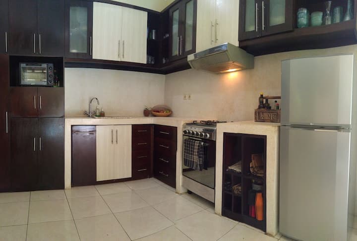 Villa Near The Beach, 2 Bed, Pool, Staff, Cat. - Bali