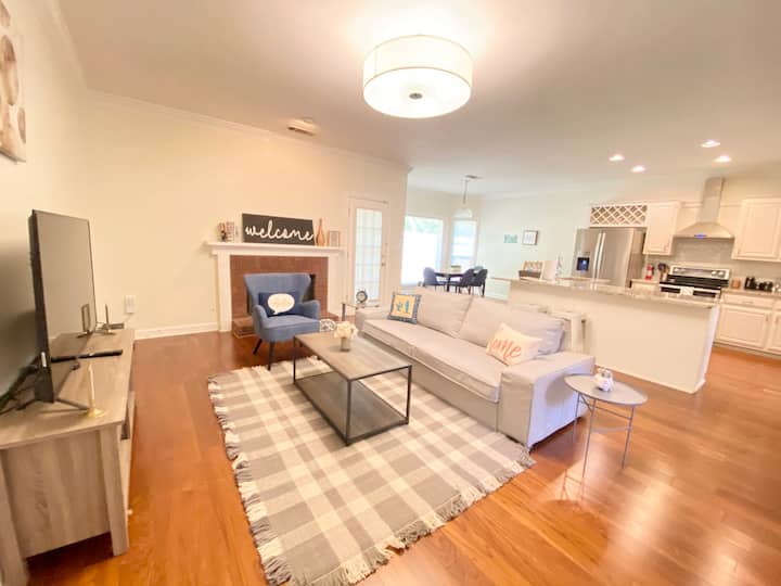️New!! Atl Bright, Clean, Spacious And Cozy Home️️️ - Lawrenceville, GA