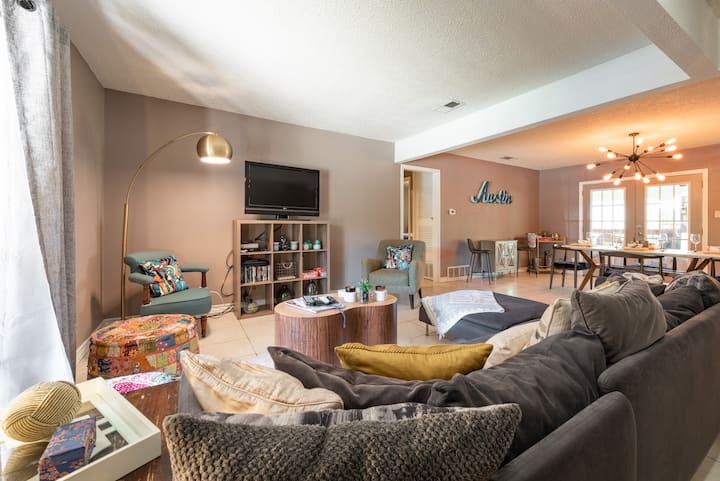 Central Austin Home 7 Miles From Downtown! - Austin, TX