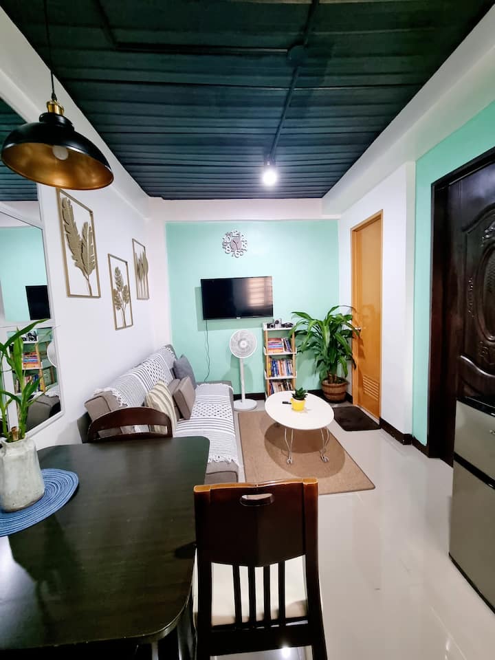 Urbanstay Antipolo - 1bedroom W/ Kitchen & Parking - Antipolo