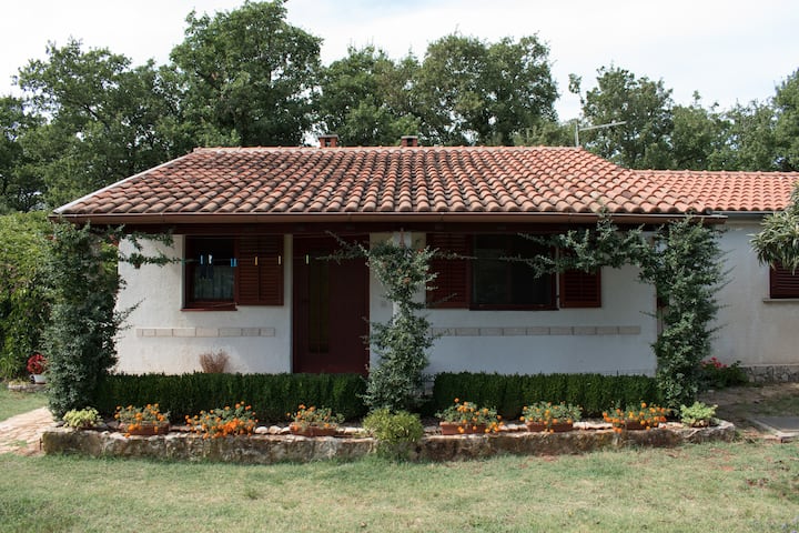 Peaceful Private House With A Large Garden - Croatia