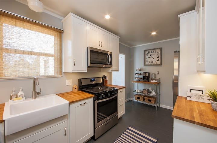 Pasadena Spanish Home • 3br/2ba (30-day Min) - Pasadena, CA